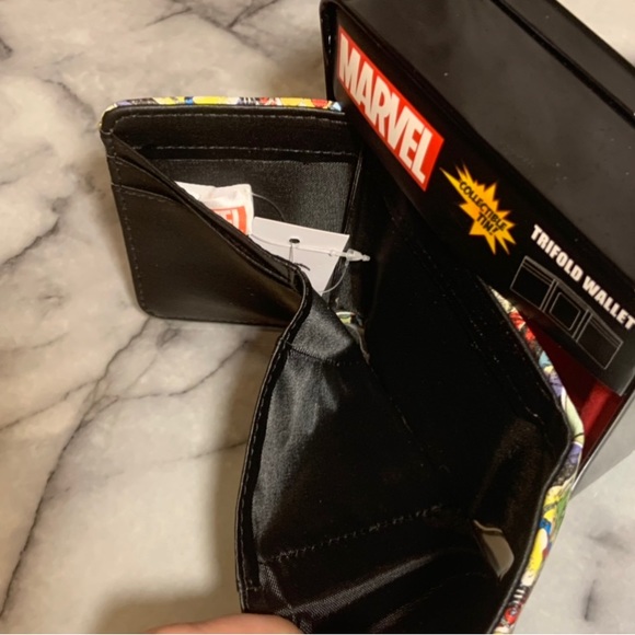 Marvel | Bags | Comic Book Covers Marvels The Avengers Trifold Wallet ...